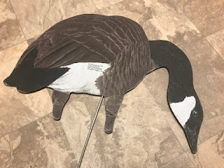 Flocking and re-flocking decoys