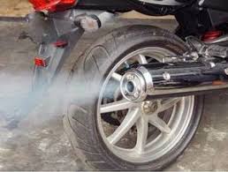 Penyebab Dan Cara Mengatasi Motor Berasap Saat Dipanaskan - Suryadidik.com