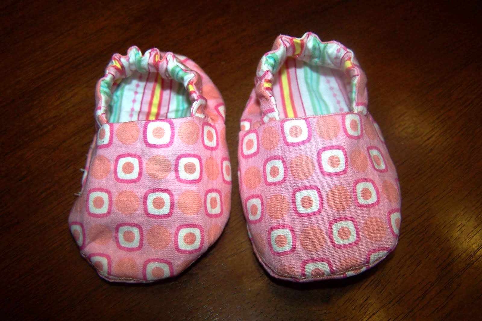 Pink Stitches: An Easier Shoe Pattern