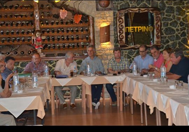 Εικονοσκόπιο News: Ο ΔΗΜΗΤΡΗΣ ΣΦΥΡΗΣ ΠΡΟΣ ΤΗΝ ΑΝΤΙΠΟΛΙΤΕΥΣΗ ΤΟΥ ΔΗΜΟΥ ...