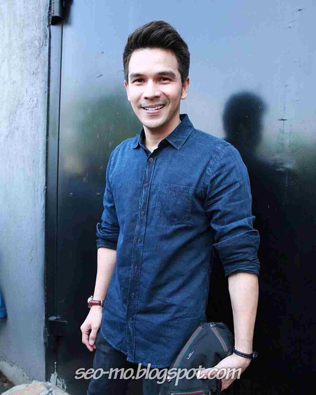 30+ Tren Gaya Foto Artis Jonathan Frizzy, Foto Artis