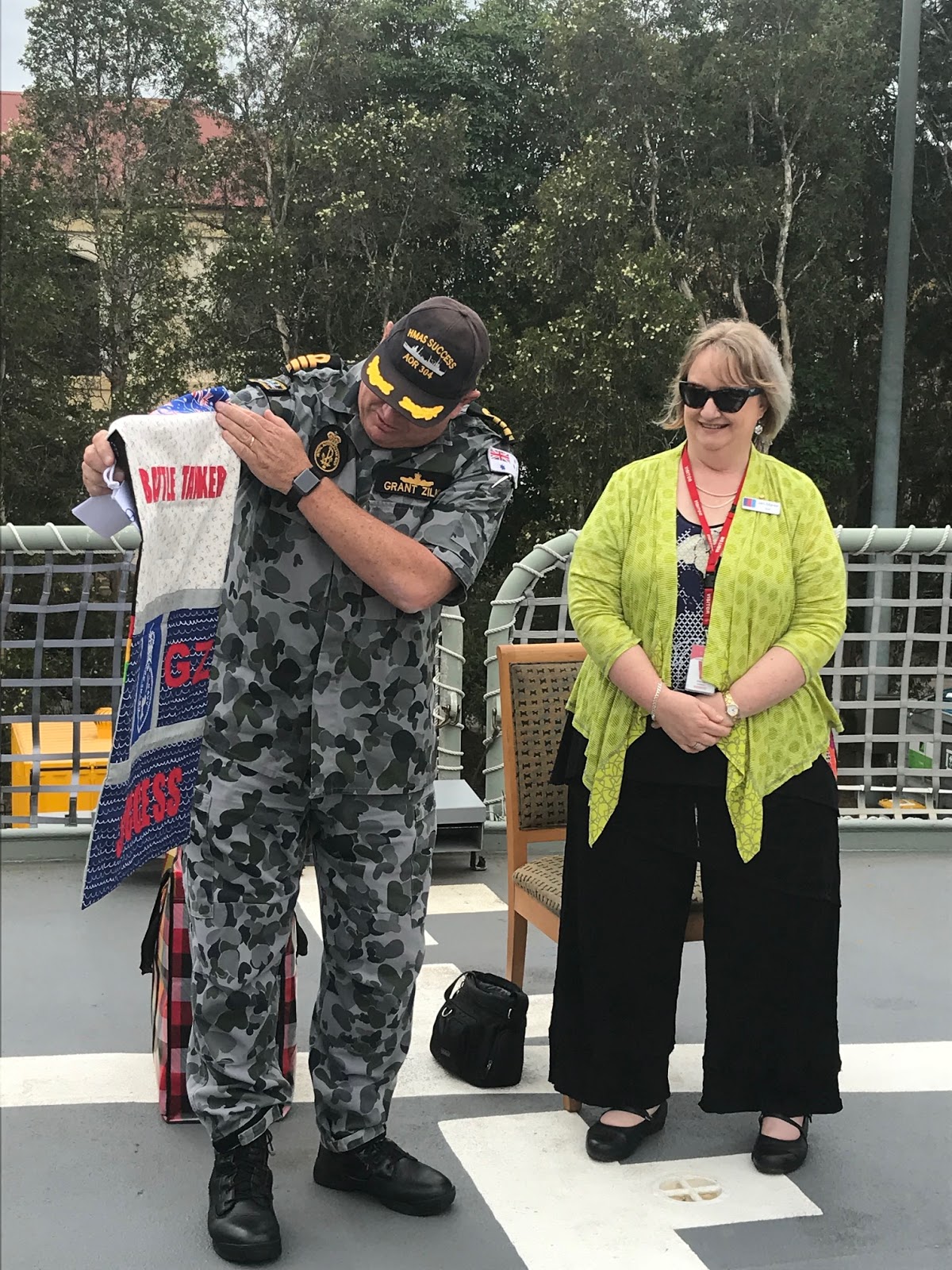A visit to HMAS Success - Aussie Hero Quilts (and Laundry Bags)