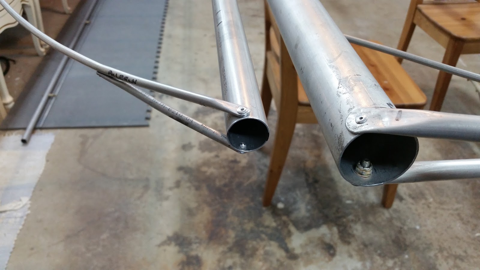 Building adventures of an Ultralight Glider: Wing with ribs