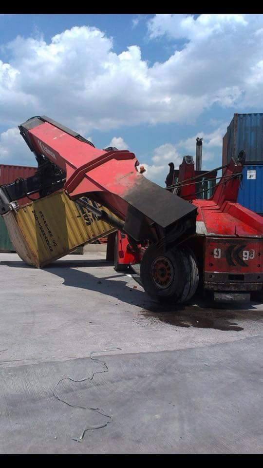 Felixstowe Docker: Reach Stacker Accident