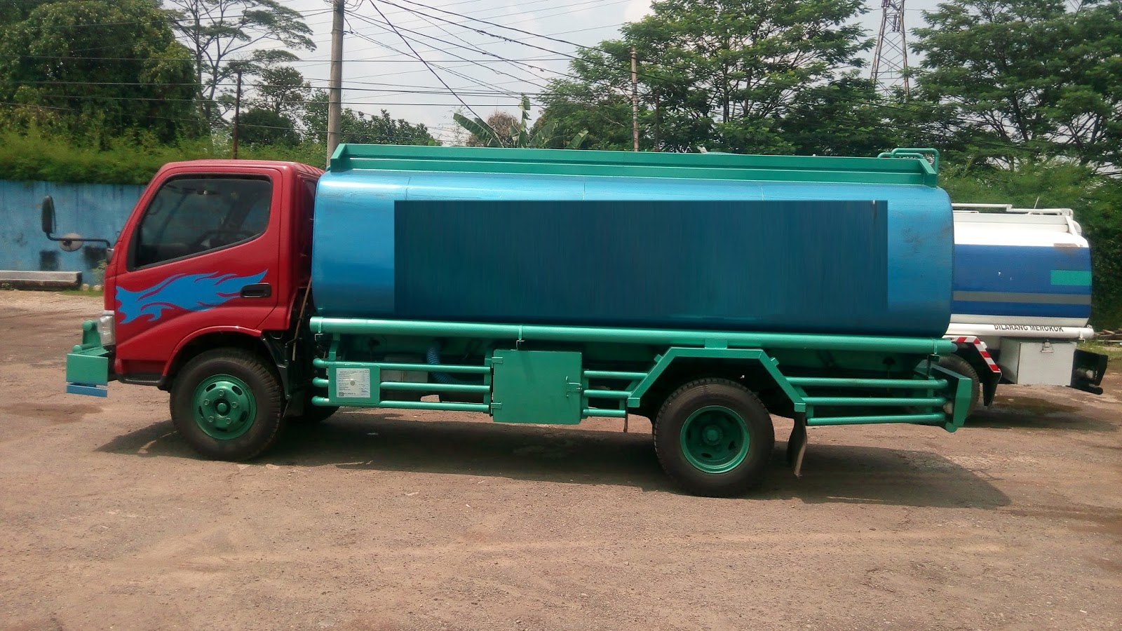 Dijual Mobil Truk Tangki 8000 Liter Toyota Dyna 130 HT Tahun 2014 Power ...