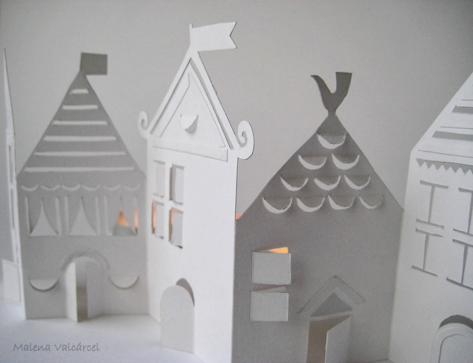 Malena Valcárcel original Art: Casitas de papel / Paper cut houses