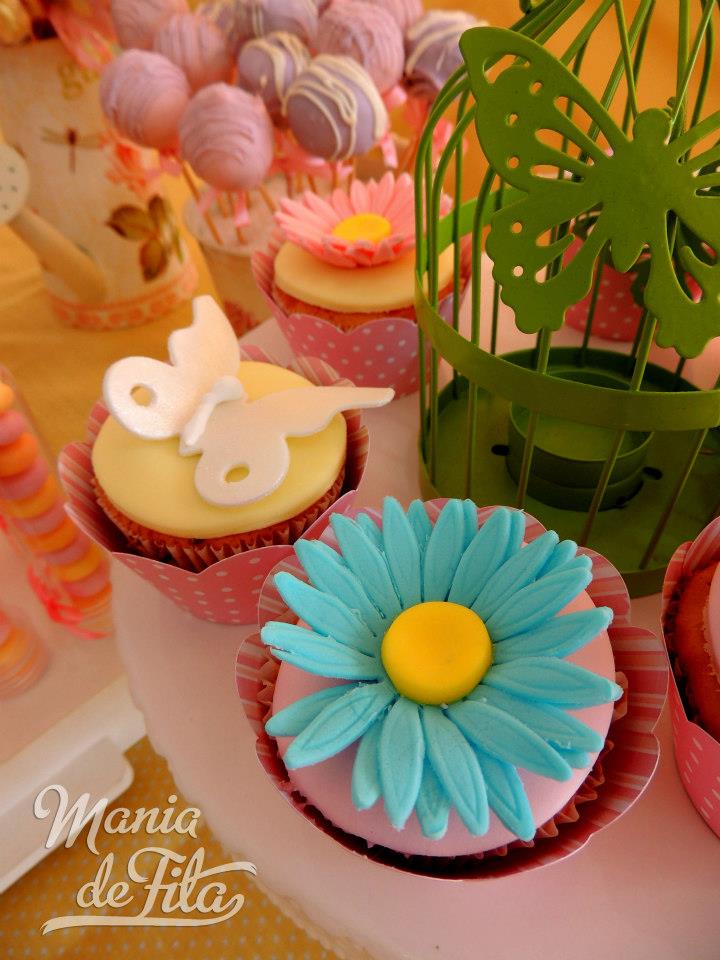Malta Cakes: Cupcake gerbera e borboletas