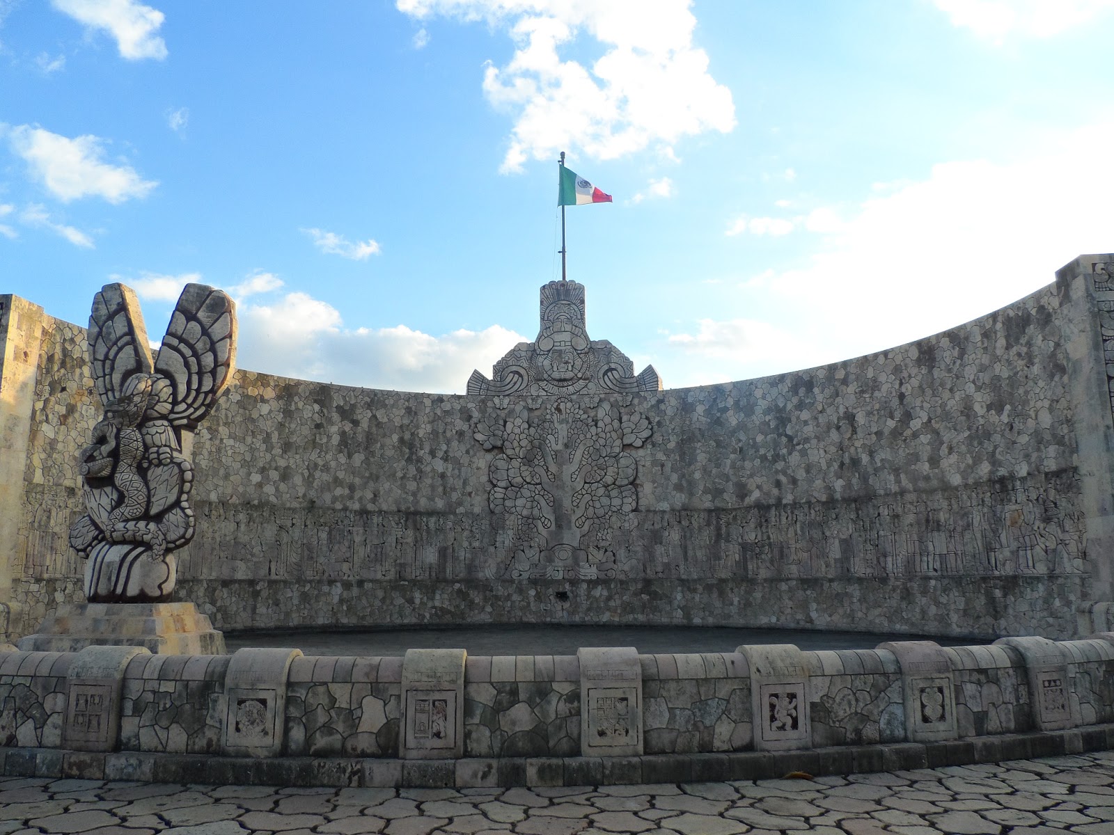 Conociendo Nuestro Yucatán: Monumento a la Patria