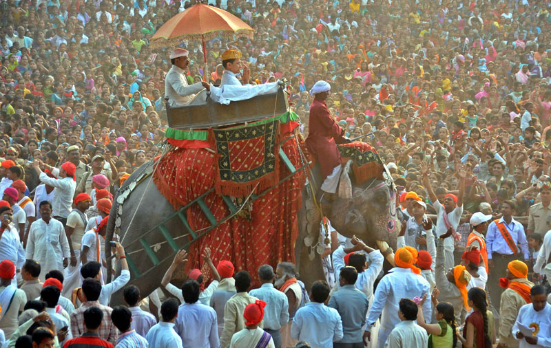 Varanasi View: Thousands witness Nati Imli's Bharat Milap