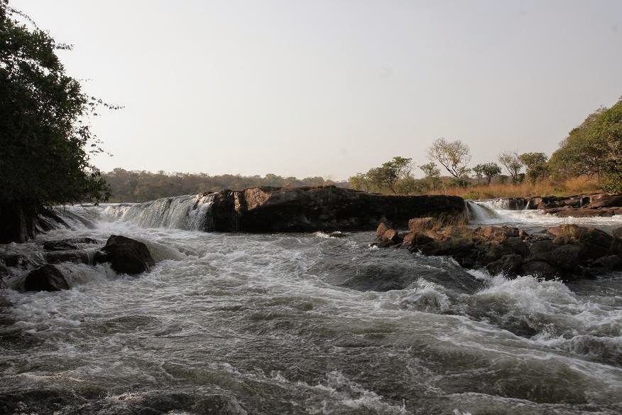 CAMAXILO - TERRA MORTA: leste de Angola