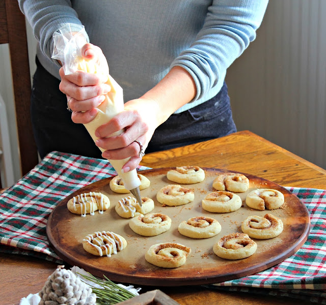 Moore Minutes: Christmas Cookie Crazy: baking up some classics