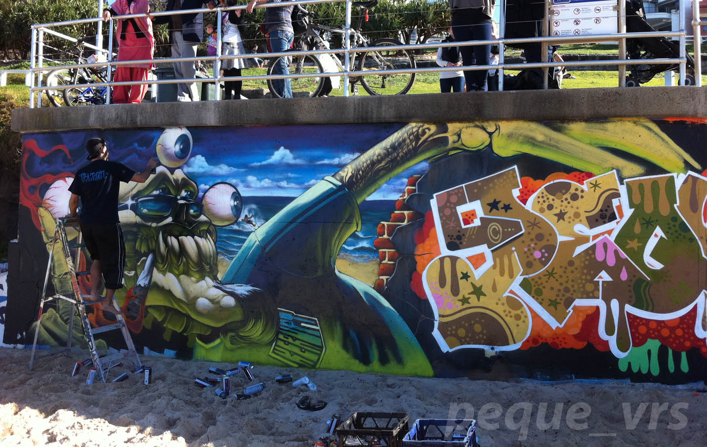 Peque_vrs: PEQUE,KERUPT_Bondi Beach. Sydney Australia 2011.