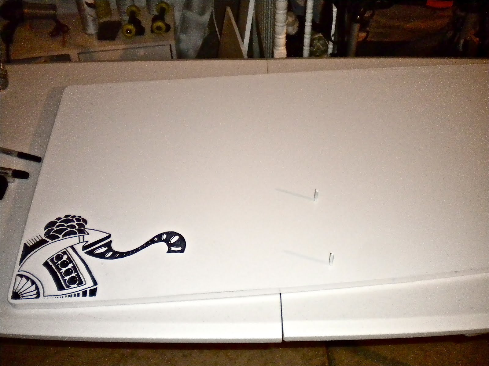 The Art of Alex Tafur: Sharpie Computer Desk Project