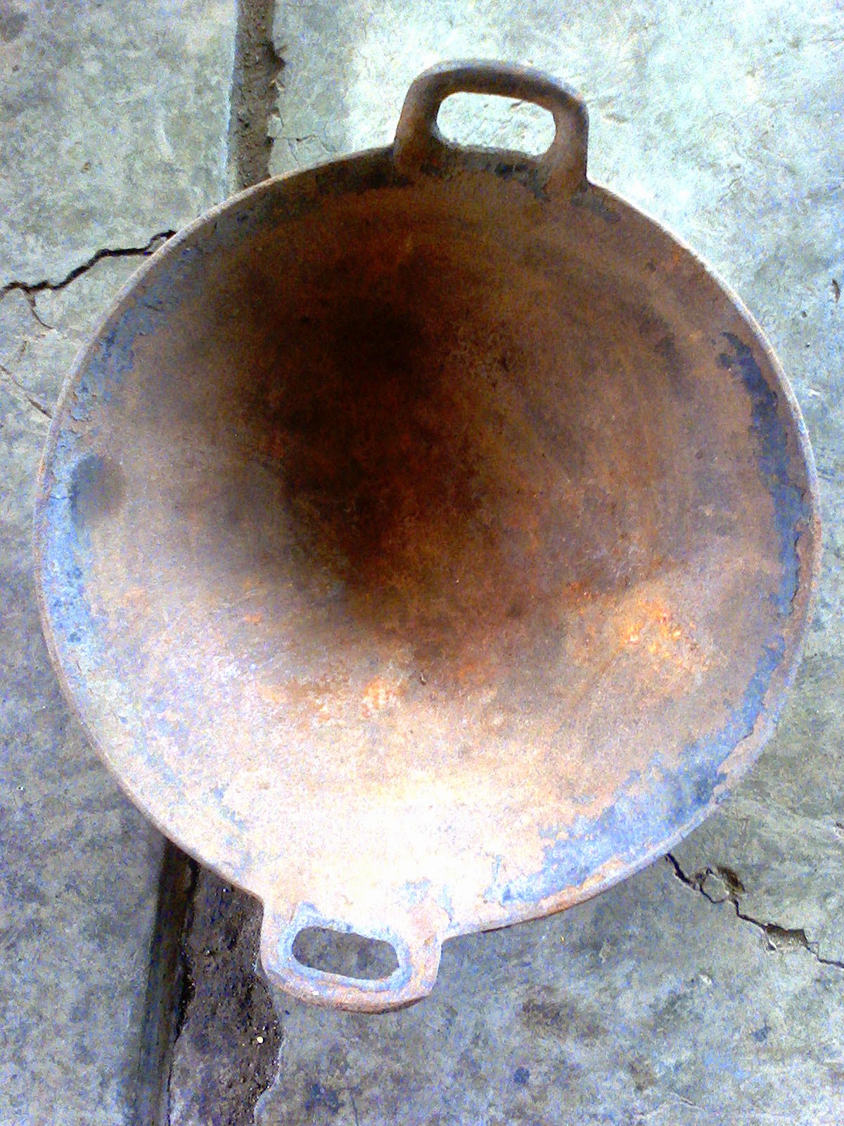 Gudang Barang Lawas: WAJAN BESI '' DIAMETER -+ 35cm ''' {WB !}