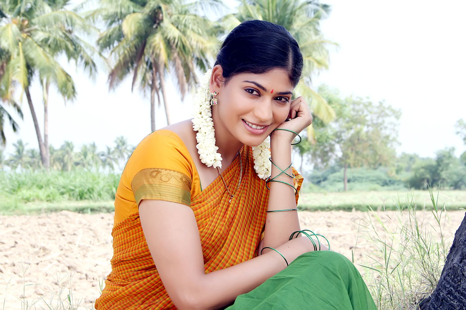 Vennila Veedu Movie Stills | OSMEB