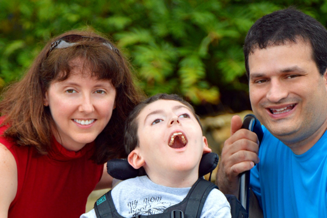 Love That Max : Parents who run races with their kids with disabilities