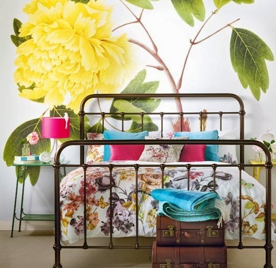 .: PICHA: KITANDA CHA CHUMA CHENYE COMFORTER LA MAUA LILILOENDANA NA ...