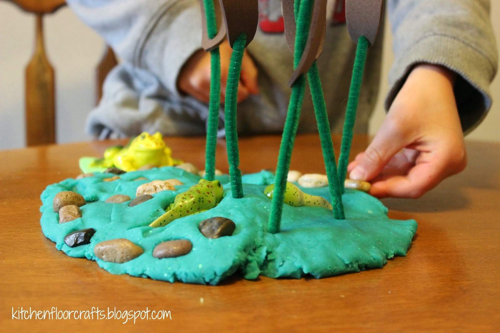 Kitchen Floor Crafts: Frog Pond Playdough