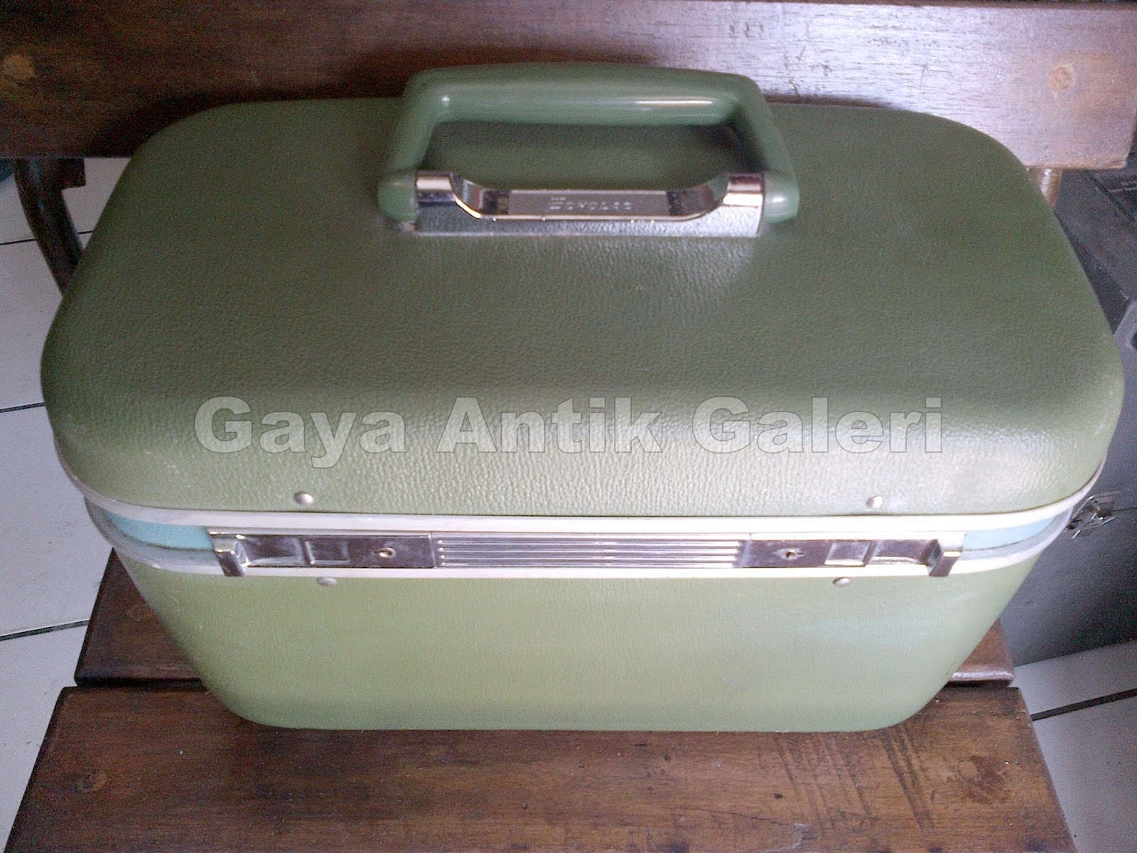 Gaya Antik Galeri : Beauty Case Jadul `Echolac`Hijau (TERJUAL / SOLD OUT)