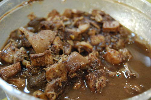 Pinoysrecipes: Dinuguan (Chocolate Meat)