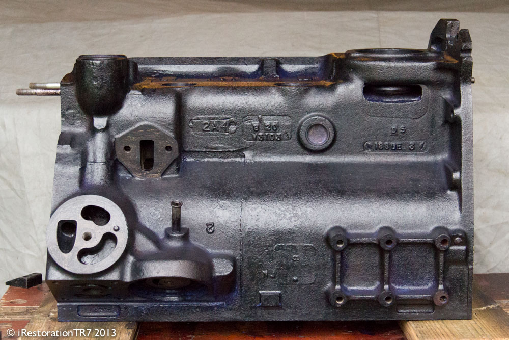 iRestoration TR7: Engine block blue rinse...