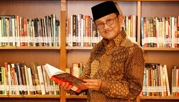 Biografi Presiden B.J. Habibie | Teknoz Update