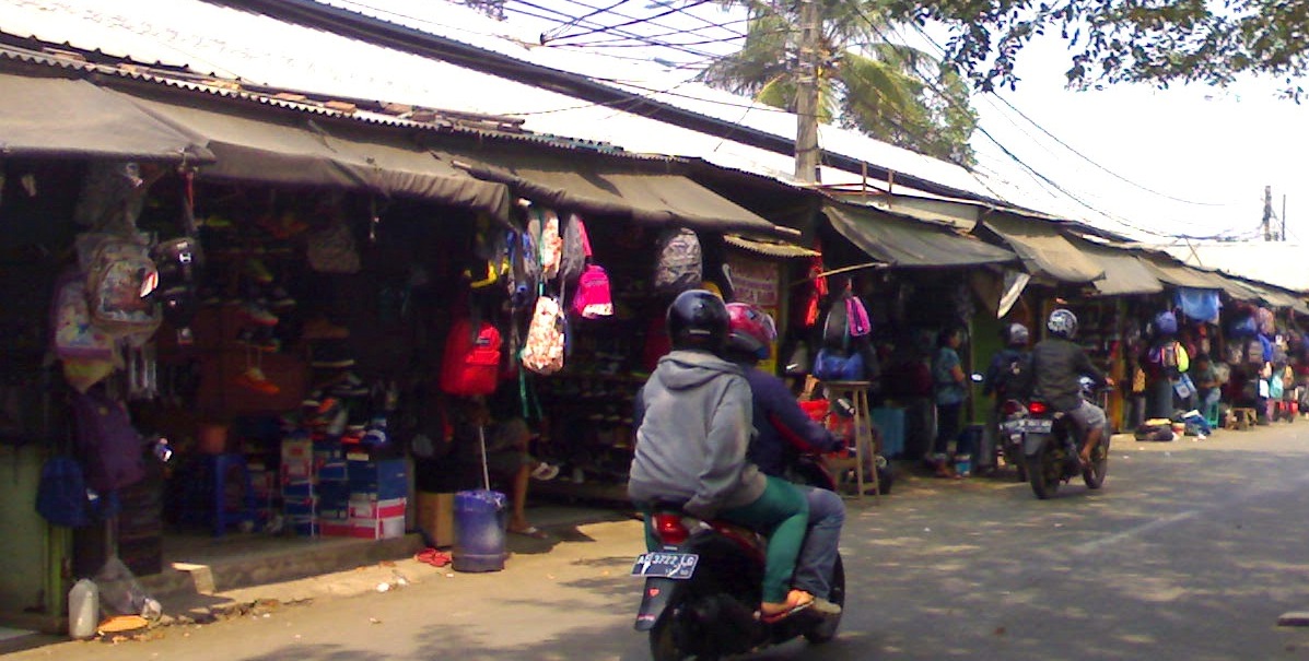 The Light Of Heaven: Hunting Barang Murah Bermerk, Pasar Ular Jakarta ...
