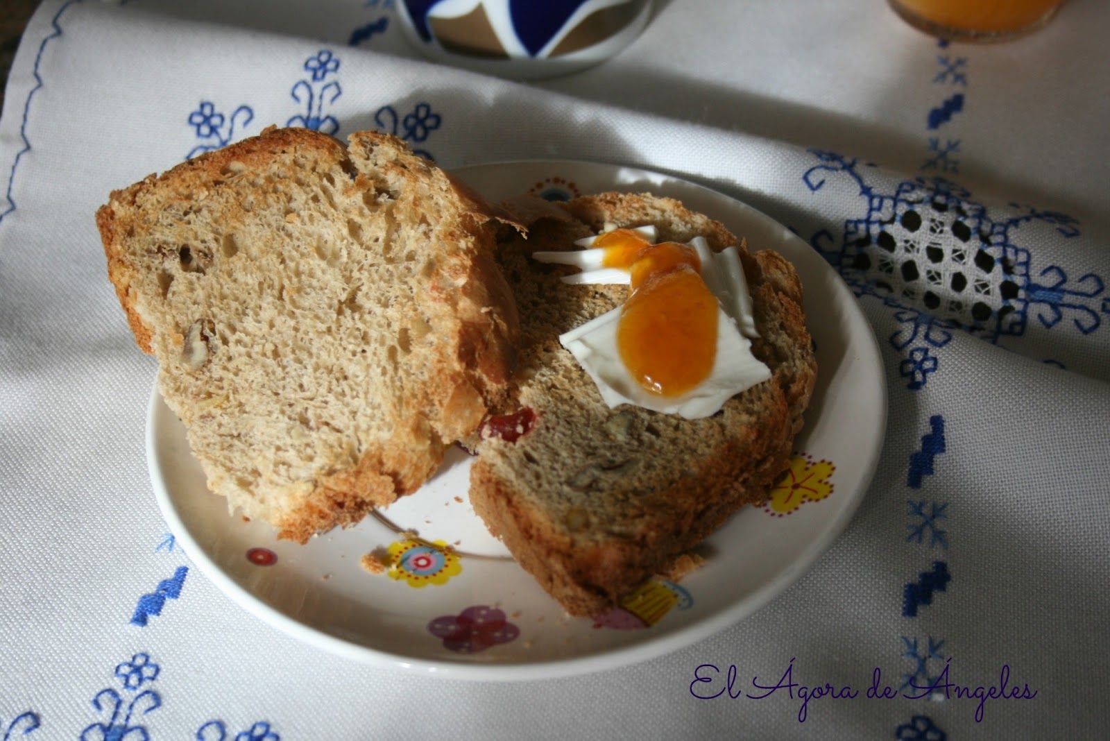 El Ágora de Ángeles: PAN DE TÉ Y NUECES (Panificadora)