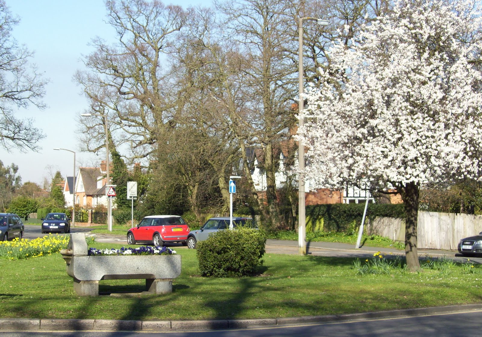 RussellsAbroad: English Neighborhood Walk