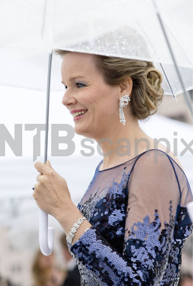 Queen Mathilde: Jewels: 1950s Diamond Earrings