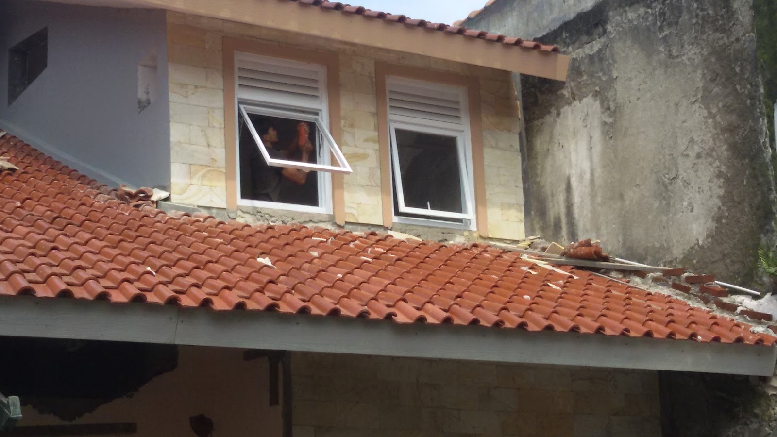 SPECIAL RENOVASI ATAP RUMAH : HARGA BONGKAR PASANG ATAP RUMAH DI BANDUNG