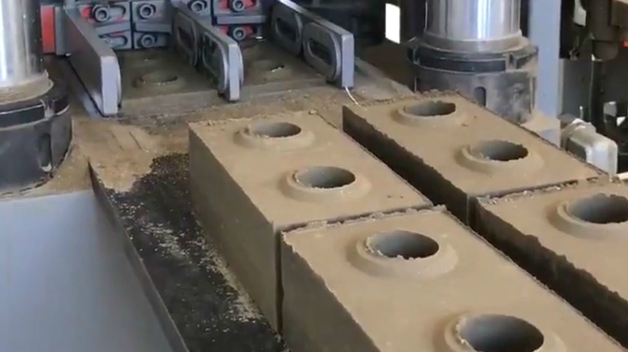 LES ARCHIVES DE LA TERRE CUITE: Elon Musk va vendre des briques écologiques