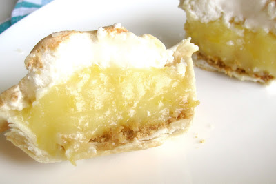 Individual Mini Lemon Meringue Pies {Small Batch - Yield 6 mini pies ...