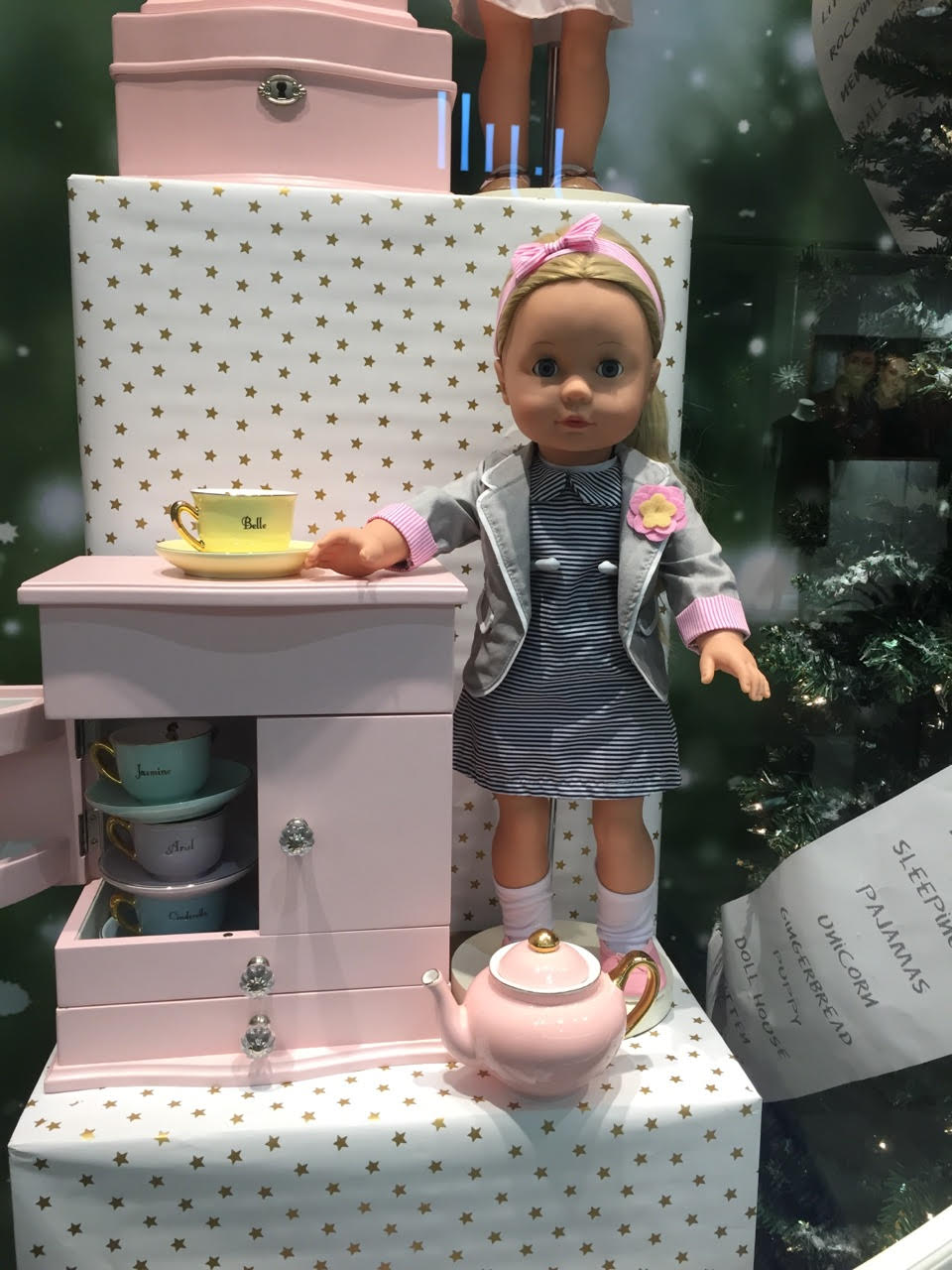 PennilessCaucasianRubbish American Doll Adventures: Beautiful Holiday ...