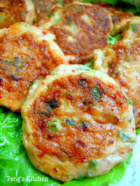 Peng's Kitchen: Lempiang Ikan/Fried Fish Cake
