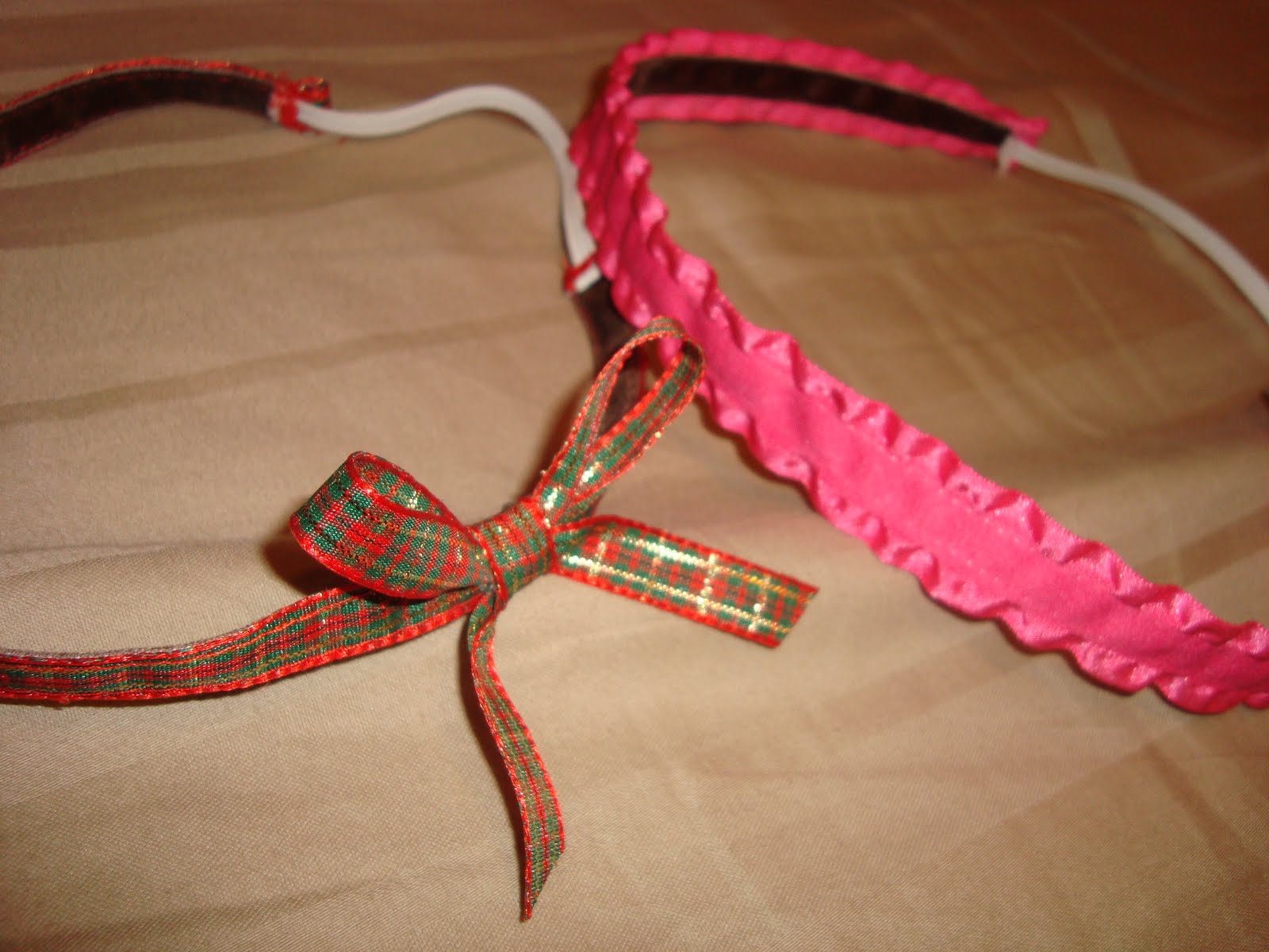 Anngela's Pretty Little Things: Easy Ribbon Headband {Mini Tutorial}