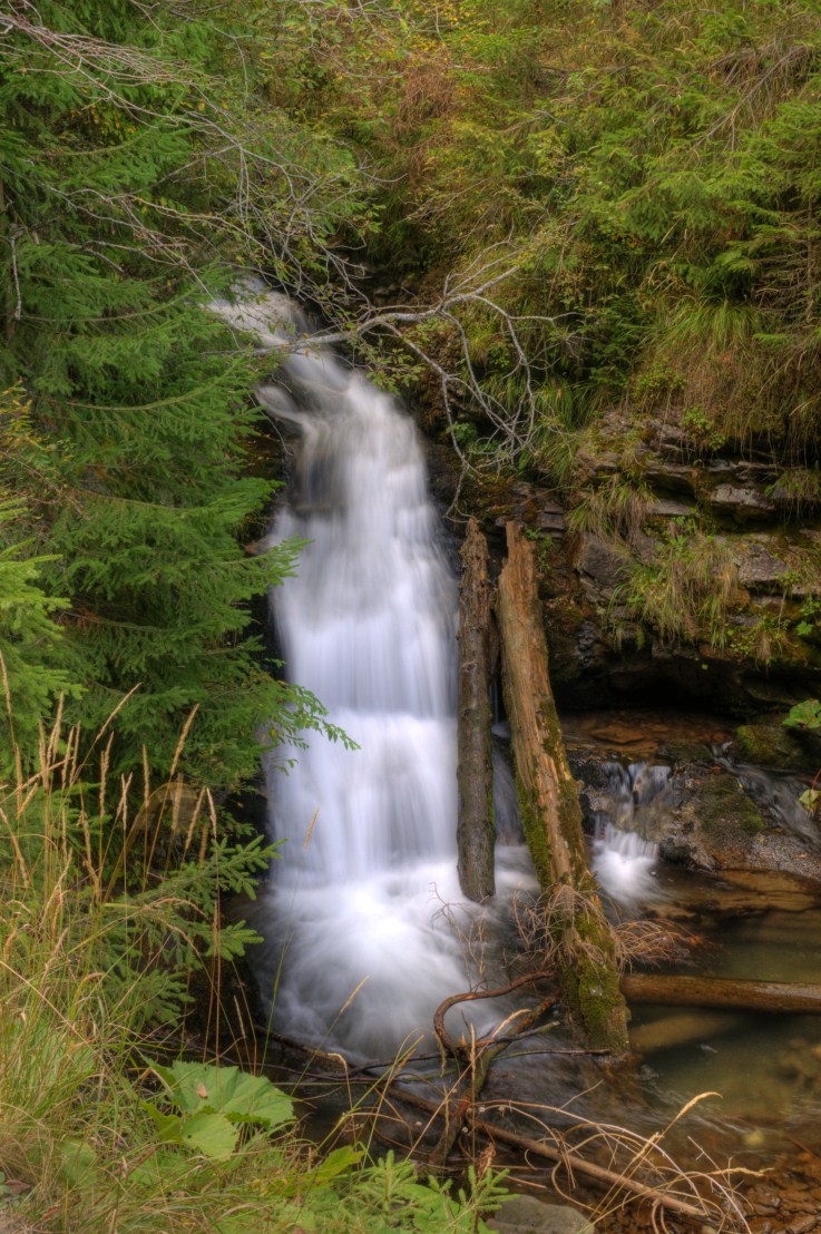 Catalin Negru: Cascada Valul Miresei (Cascada Rachitele)