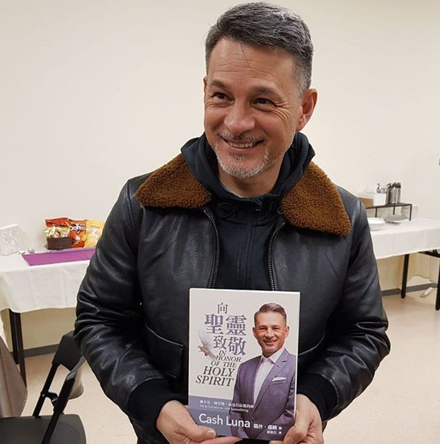 La Revista Ruah : Cash Luna promociona su libro "En Honor al Espíritu ...