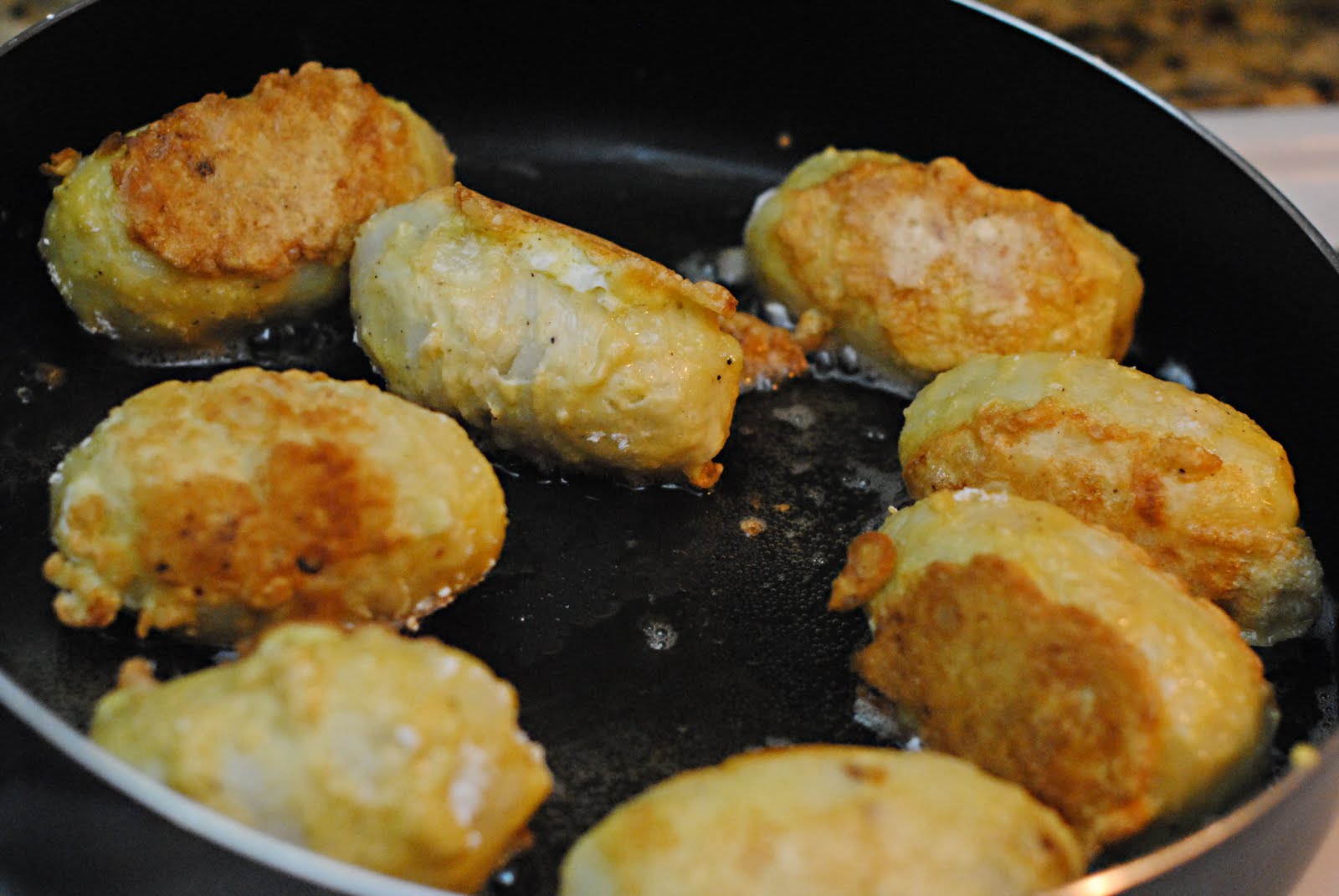 Sweetaprils: Papa Rellena - Stuffed Potato {Recipe From My Twin's Kitchen}
