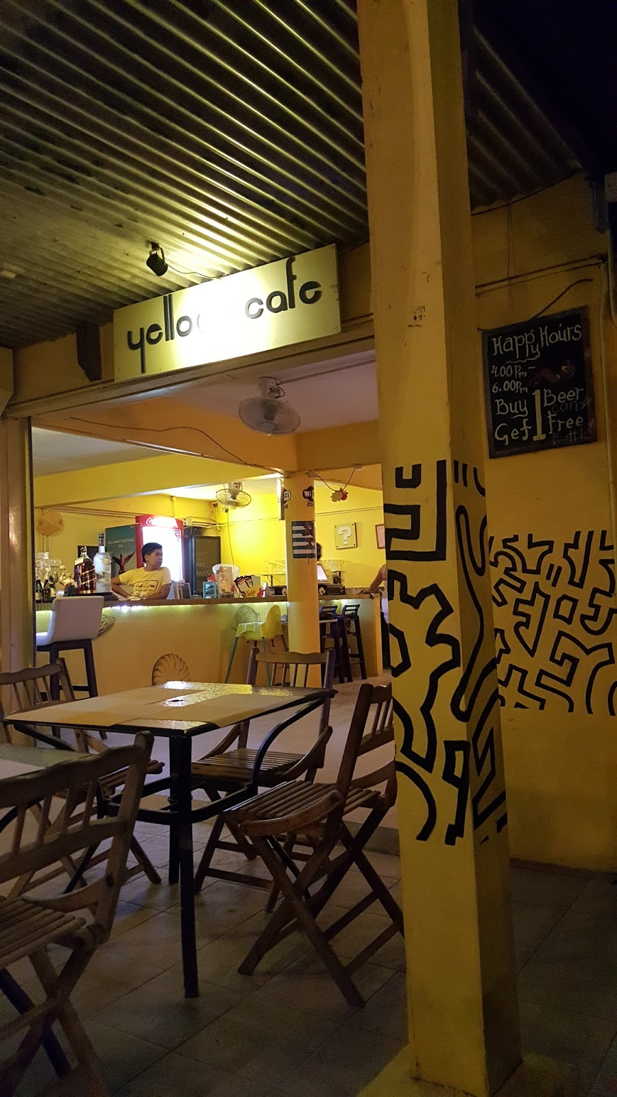 Eva's Food Diary: Yellow Cafe @ Pantai Chenang,Langkawi