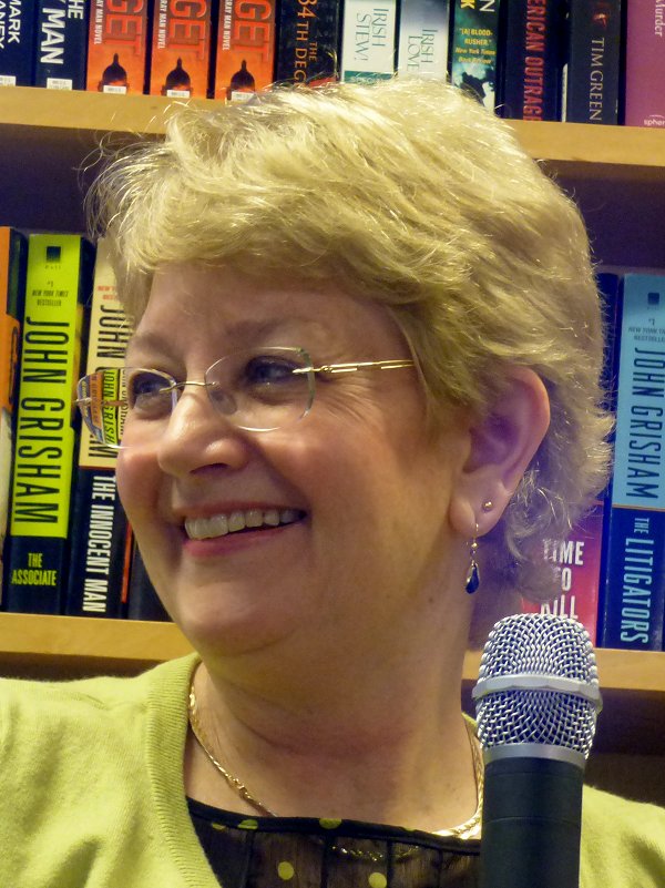 Kittling: Books: At The Poisoned Pen with Ellen Crosby & Jane Cleland!