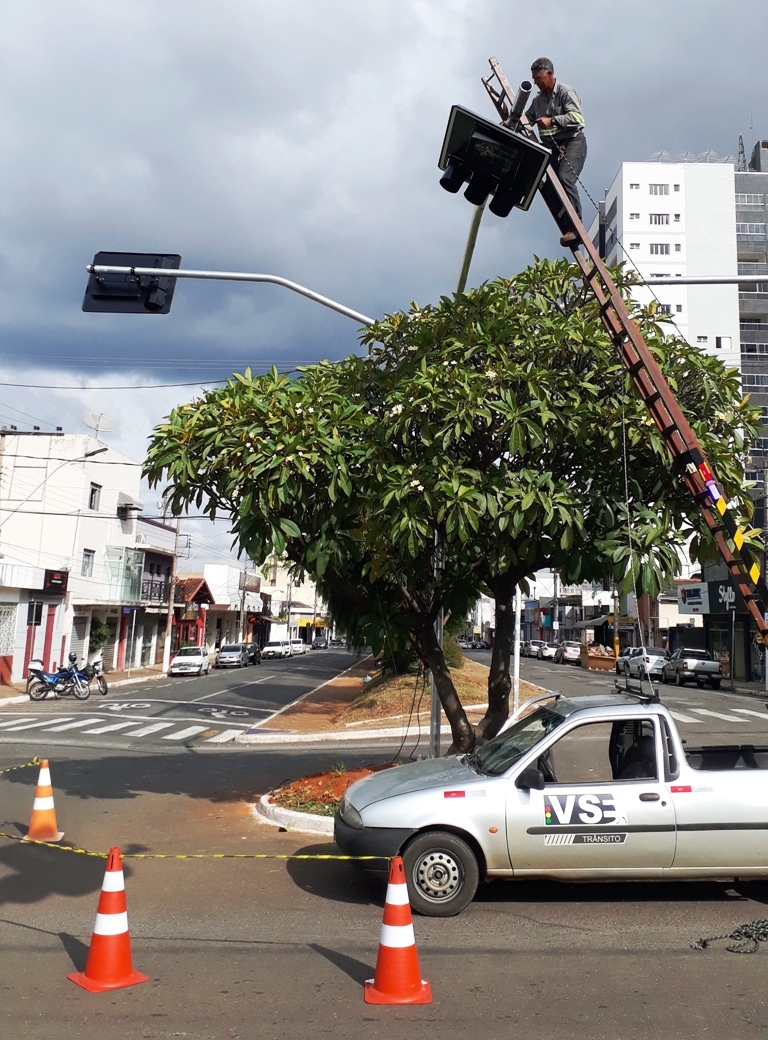 Motoristas já se beneficiam de novos semáforos