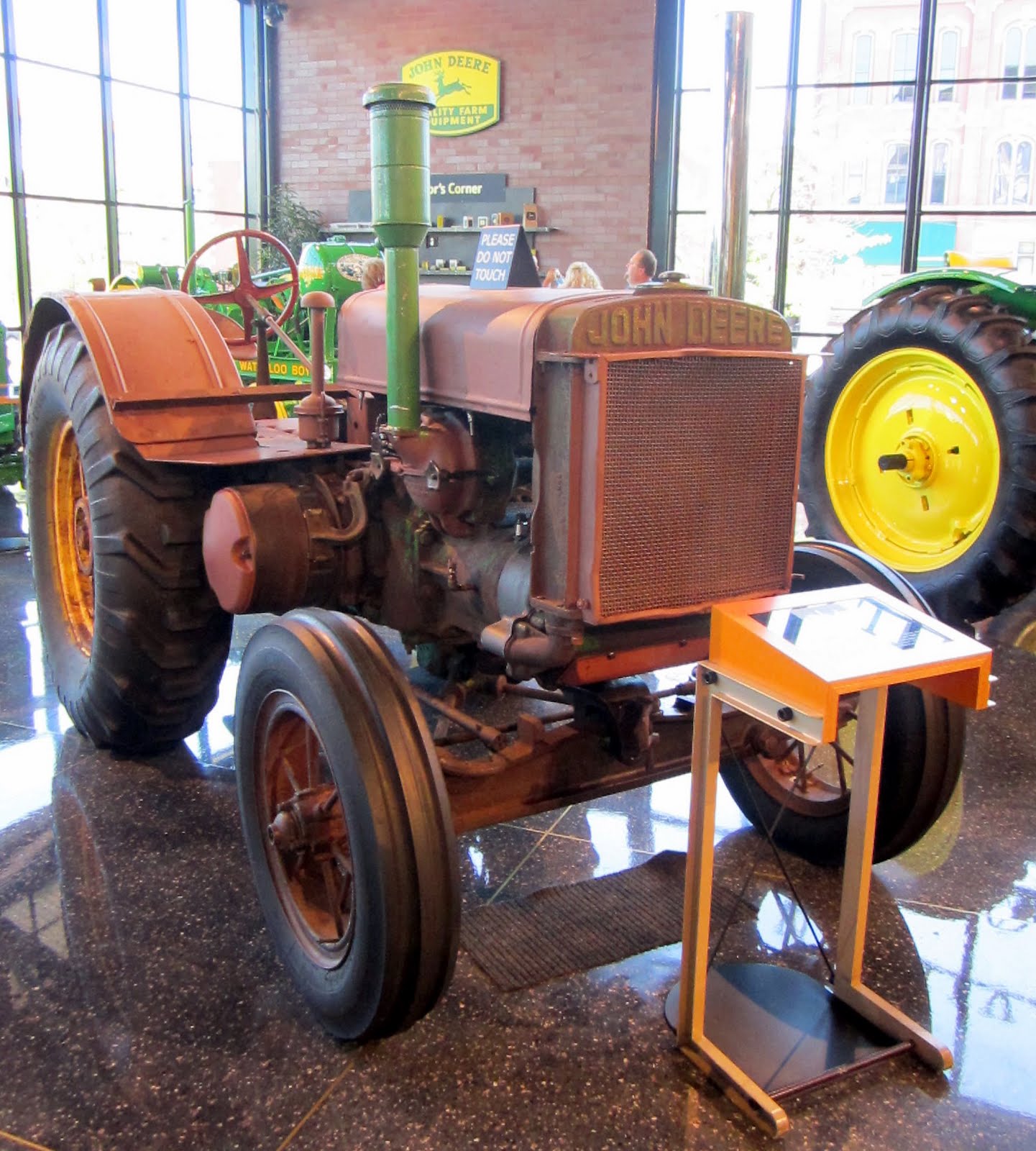 Hasty Pics: John Deere Pavilion - Moline, Illinois
