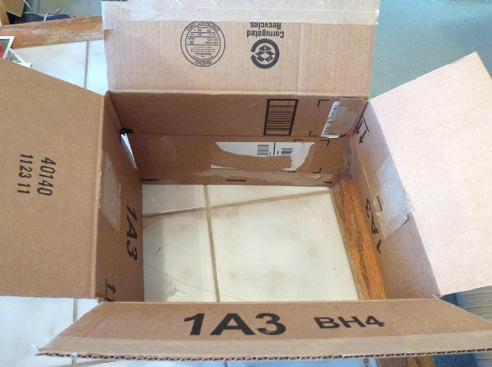 Leslie's Art and Sew: Turn A Box Inside Out