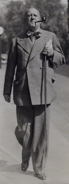 Famous Pipe Smokers: Aleister Crowley