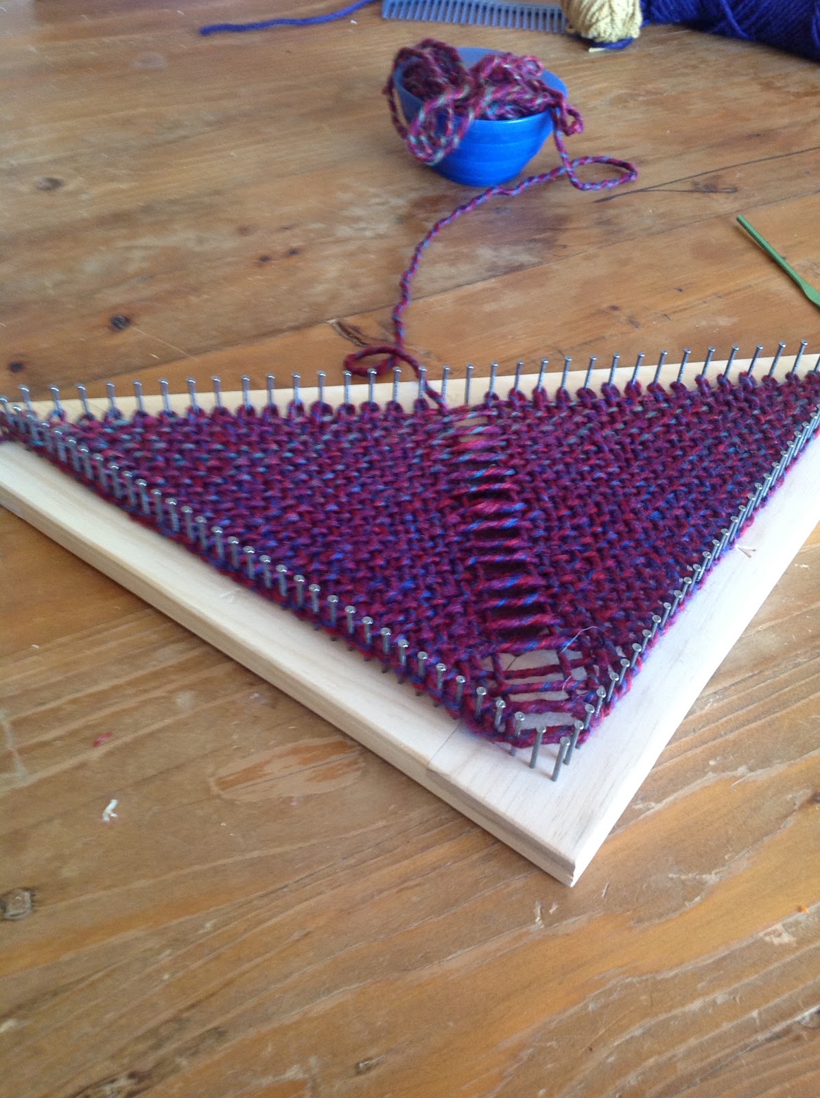The Reluctant Knitter: tri-loom continuous strand weaving