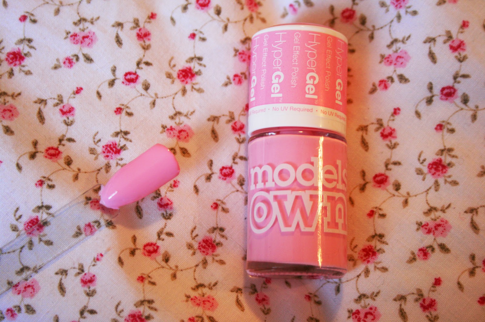 Floral Danielle: Models Own Hyper Gel nails review and swatches! :)