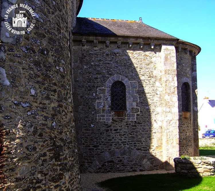LA FRANCE MEDIEVALE: SAINT-GILDAS-DE-RHUYS (56) - Abbatiale Saint-Gildas (Extérieur)