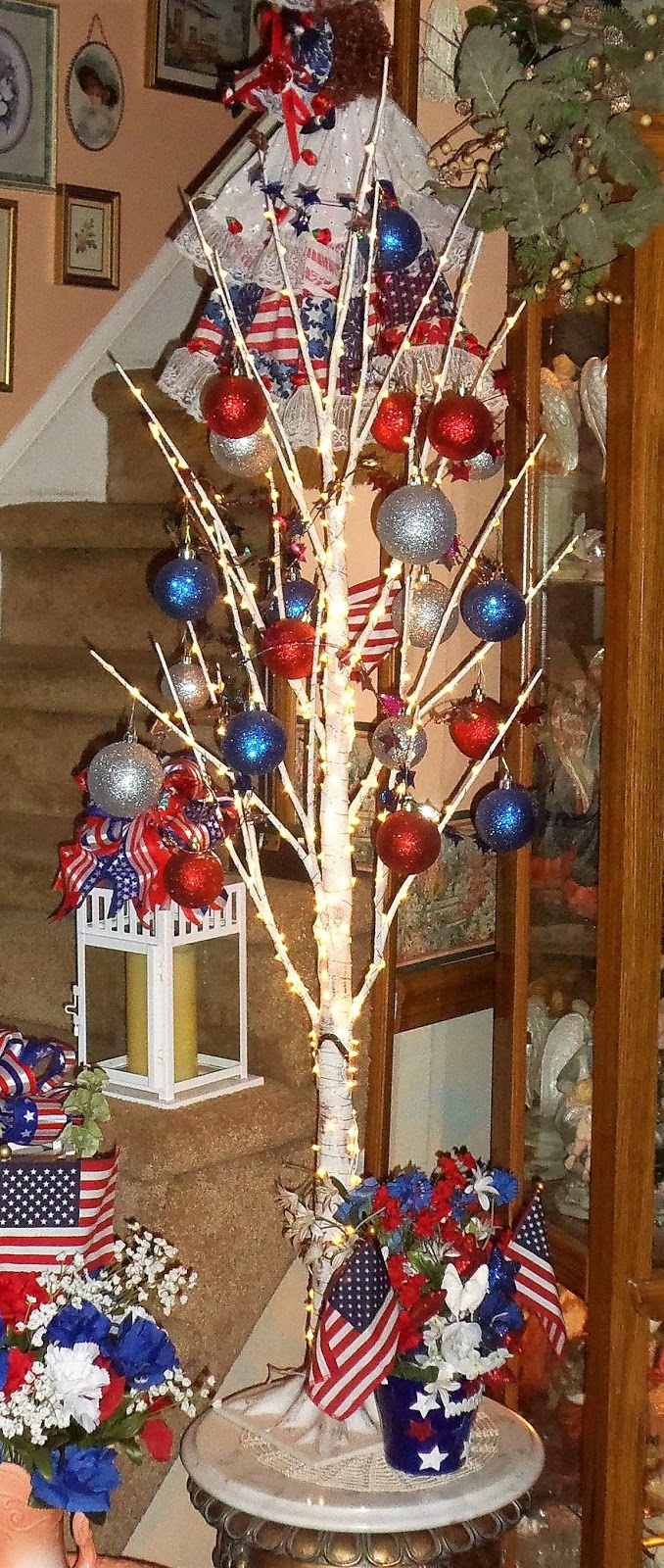 DEBBIE-DABBLE BLOG: Patriotic Tree #3 and Patriotic Crafting!!