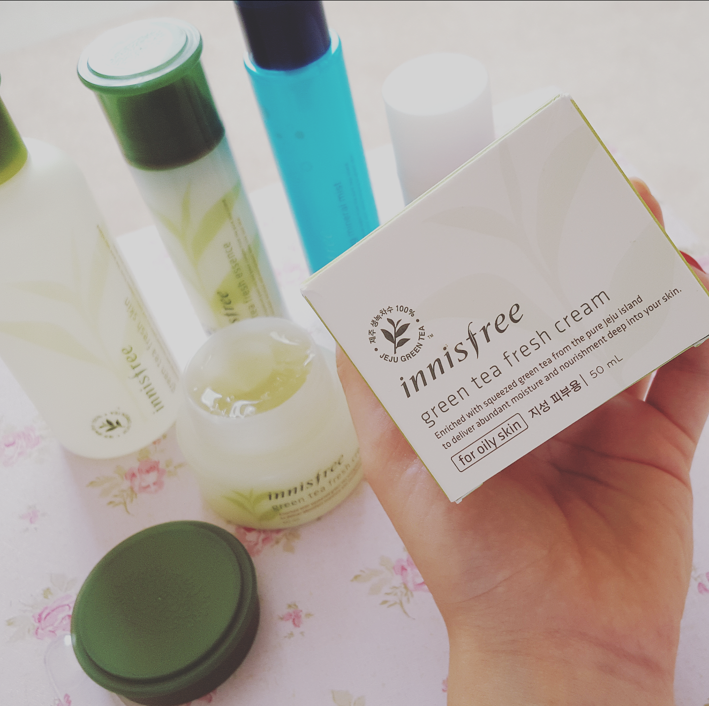 The Classy Fabulist Girl: Beauty – Innisfree Green Tea Skin Care Review